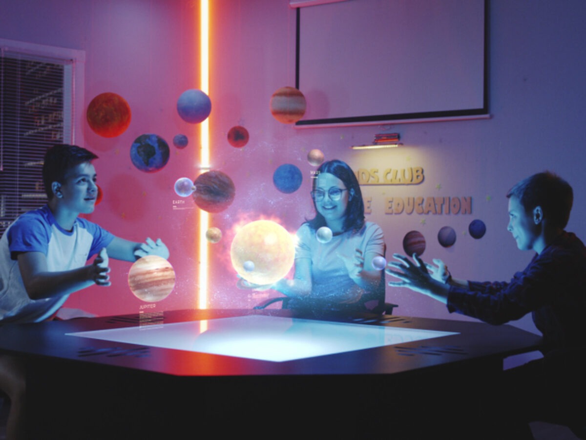 The Benefits of Using Holograms in Science Classes